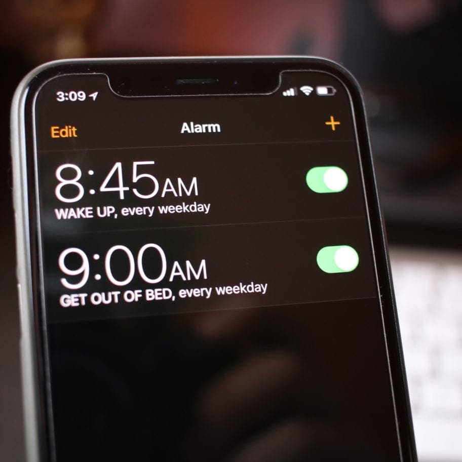 iOS 16: Switch Between 12 and 24 Hour Time - AppleToolBox