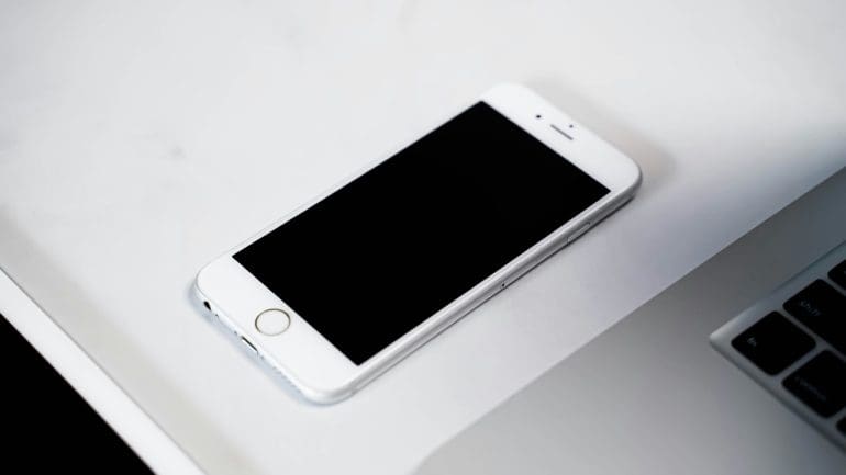 Use Silica Gel Packets to Dry Your Wet iPhone, iPad, or AirPods