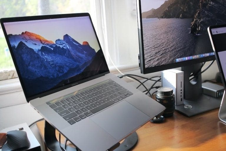 Make the switch to the iPad Pro with this desk setup - AppleToolBox