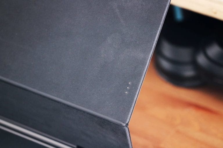 How to charge your iPad Pro while using the 2020 Magic Keyboard ...