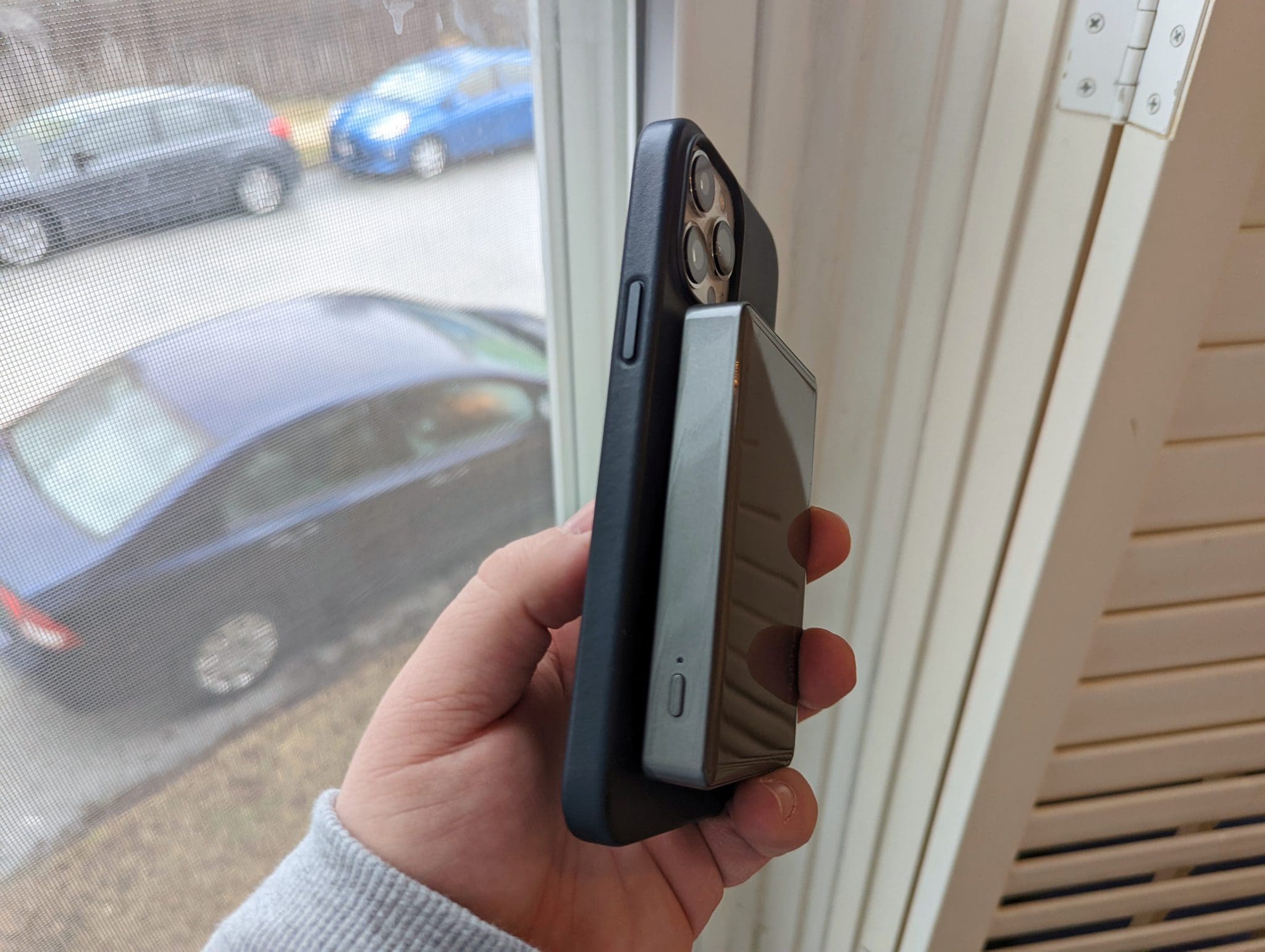 myCharge Mag-Lock Review: The Best MagSafe Battery Pack for iPhone ...