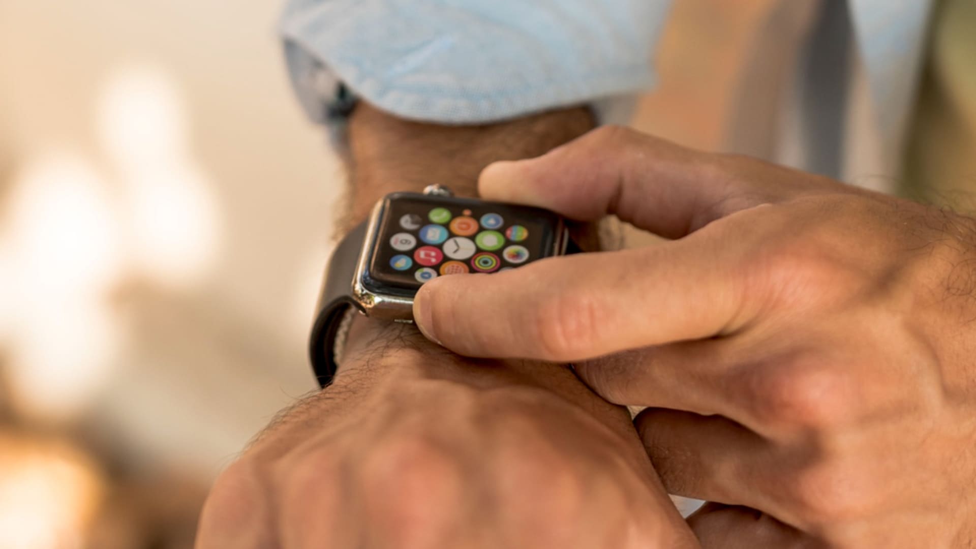 Tips and Tricks for Customizing Apple Watch Face - AppleToolBox